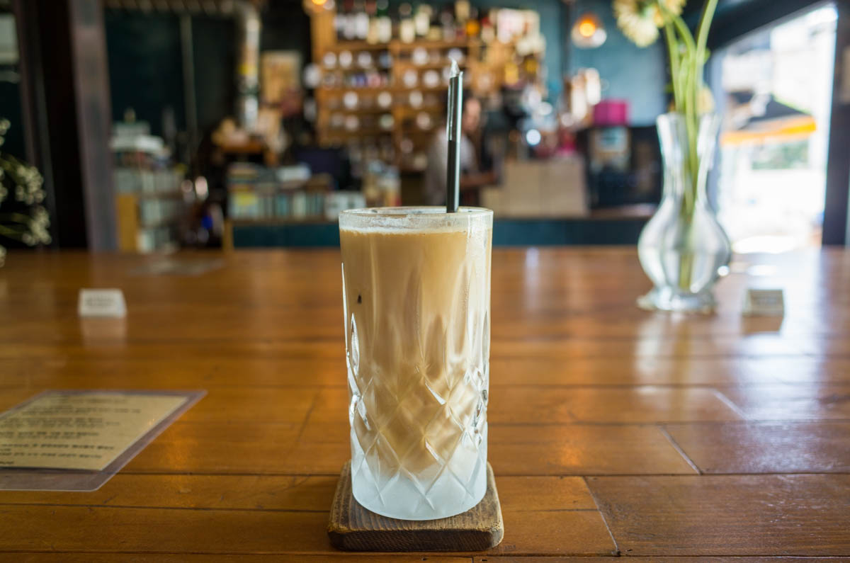 ソウル梨泰院・クラッシックやジャズが流れる個性派コーヒーカフェ「Hell cafe」 – omamemo